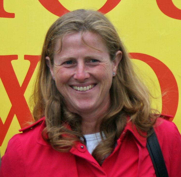 Amanda Perrett Profile as Horse Trainer - Daily Amanda Perrett Horse ...